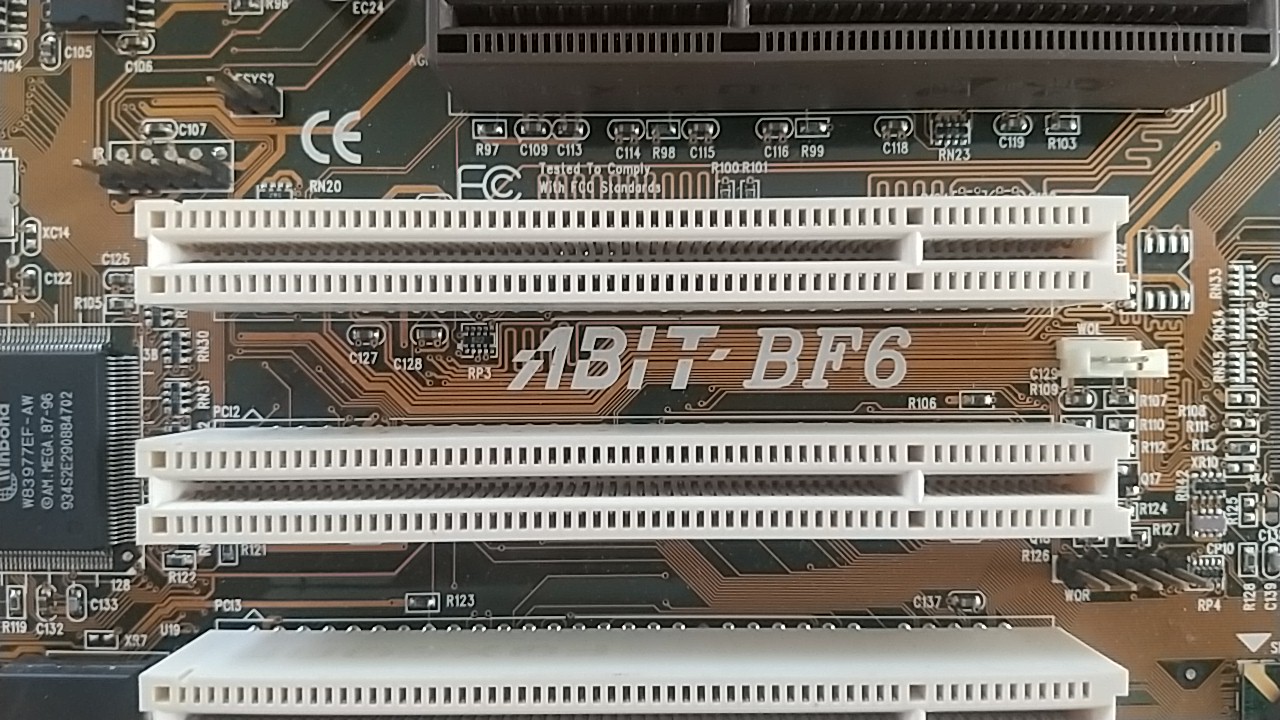 ABIT BF6マザーボードでCeleron300Aのオーバークロックを再現 | ワケあり宝箱